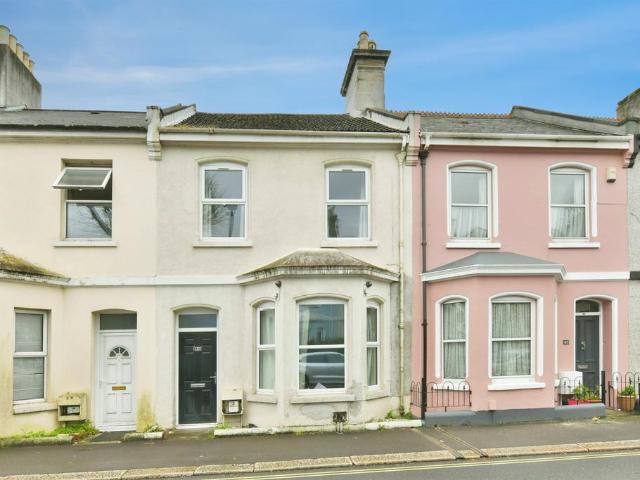 5 bedroom terraced house for sale