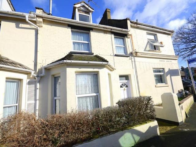 5 bedroom terraced house for sale