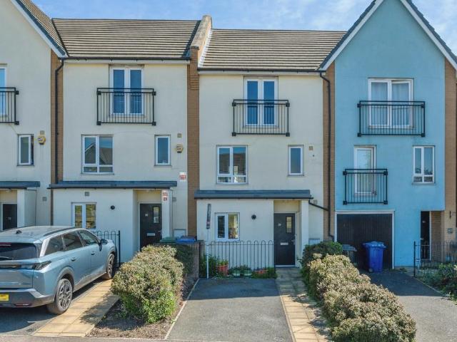 5 bedroom terraced house for sale