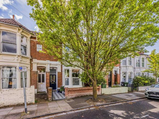 5 bedroom terraced house for sale