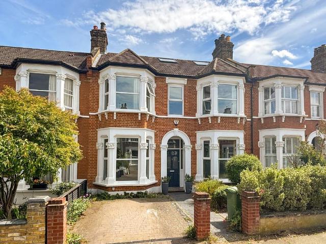 5 bedroom terraced house for sale