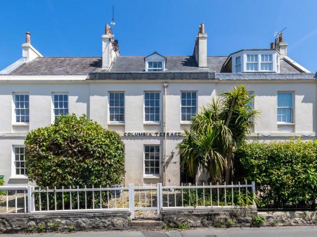 5 bedroom terraced house for sale