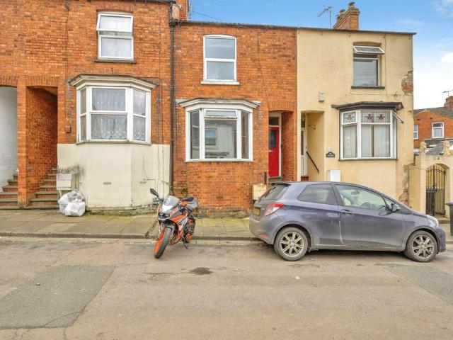5 bedroom terraced house for sale