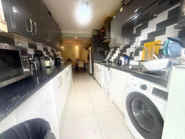 5 bedroom terraced house for sale