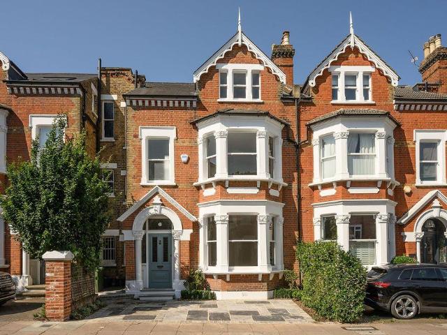 5 bedroom terraced house for sale