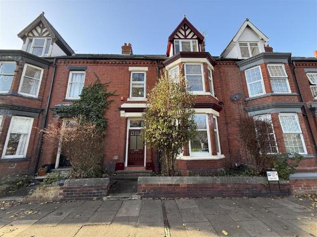 5 bedroom terraced house for sale
