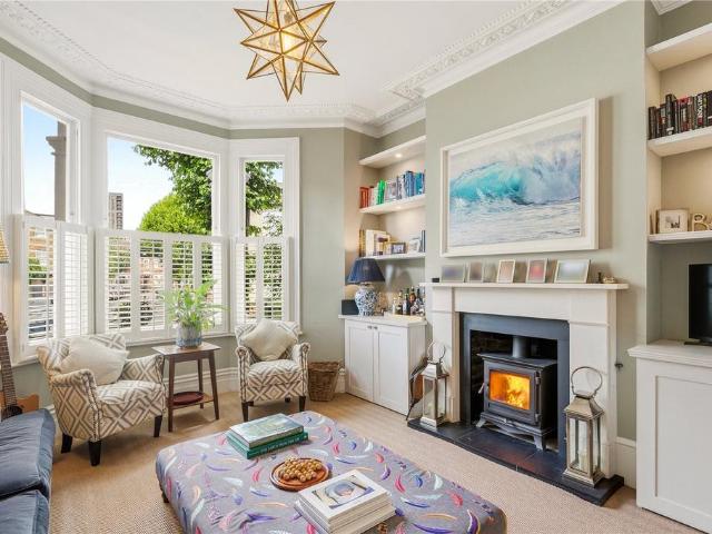5 bedroom terraced house for sale