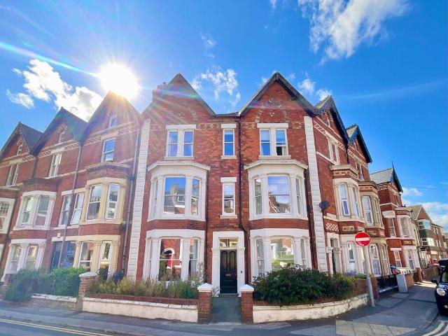 5 bedroom terraced house for sale