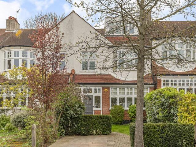 5 bedroom terraced house for sale