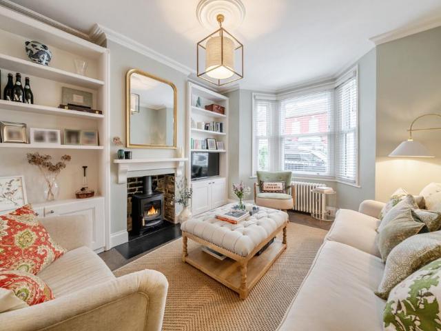 5 bedroom terraced house for sale