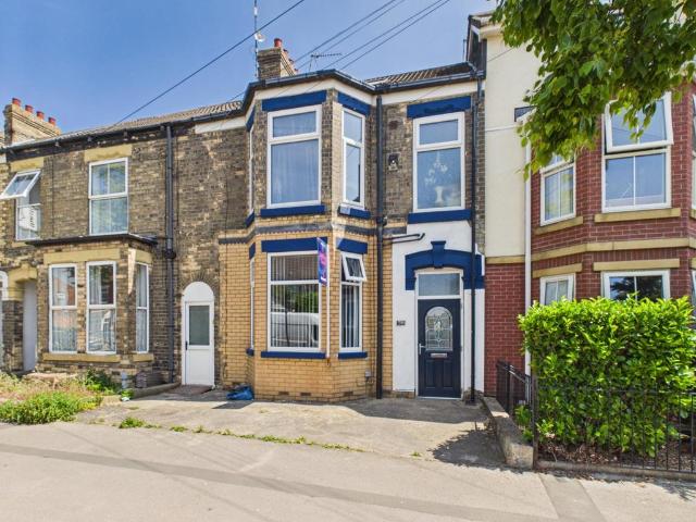 5 bedroom terraced house for sale