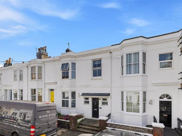 5 bedroom terraced house for sale