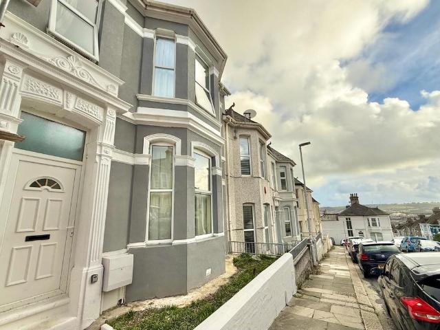 5 bedroom terraced house for sale