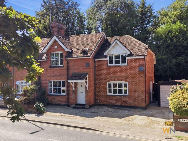 5 bedroom terraced house for sale