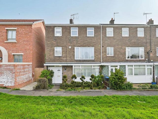 5 bedroom terraced house for sale