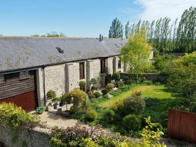 5 bedroom terraced house for sale