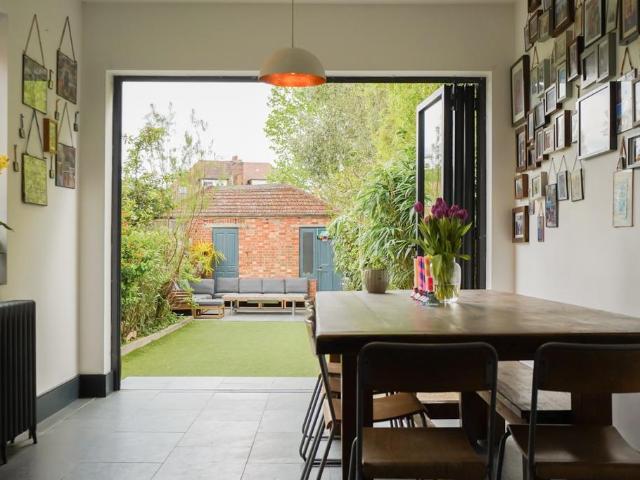 5 bedroom terraced house for sale