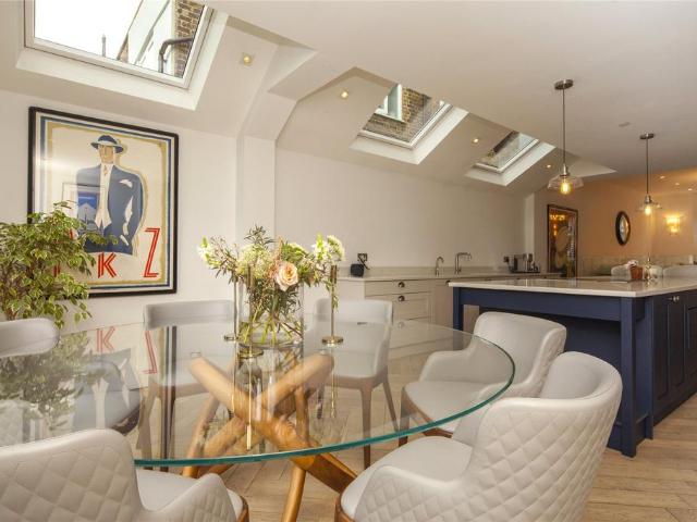 5 bedroom terraced house for sale