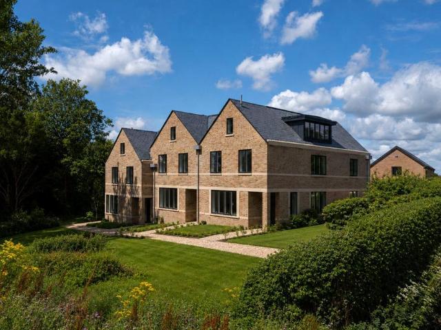 5 bedroom terraced house for sale