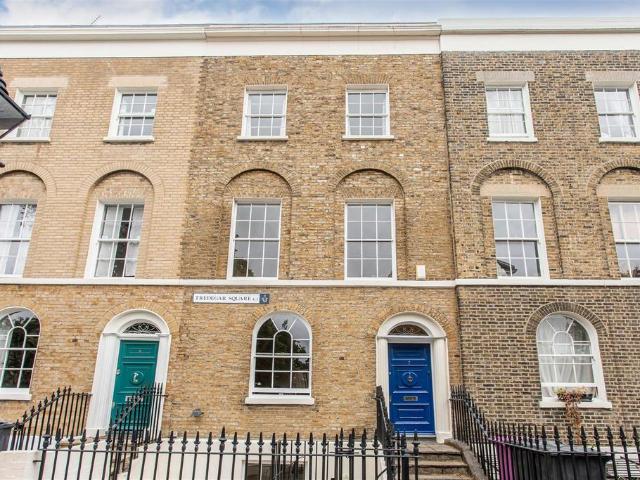 5 bedroom terraced house for sale