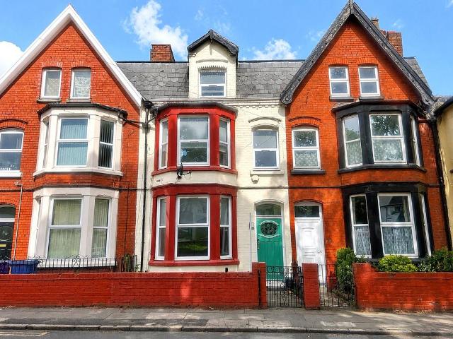 5 bedroom terraced house for sale