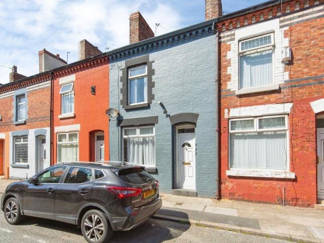 5 bedroom terraced house for sale