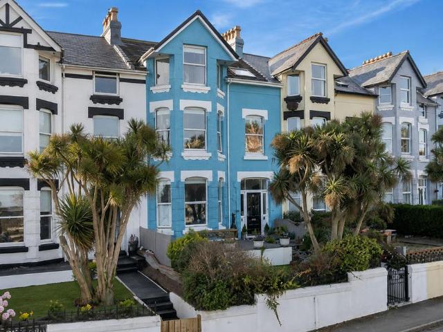 5 bedroom terraced house for sale