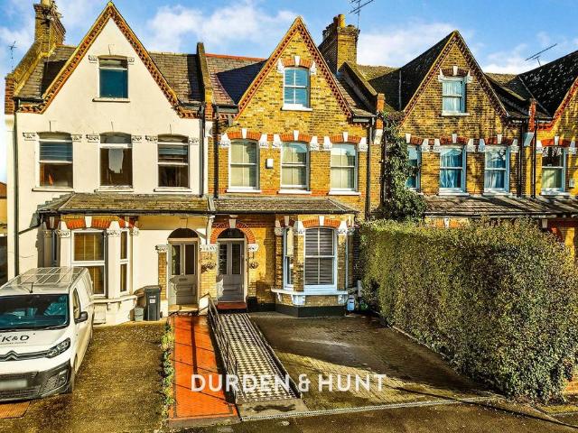 5 bedroom terraced house for sale