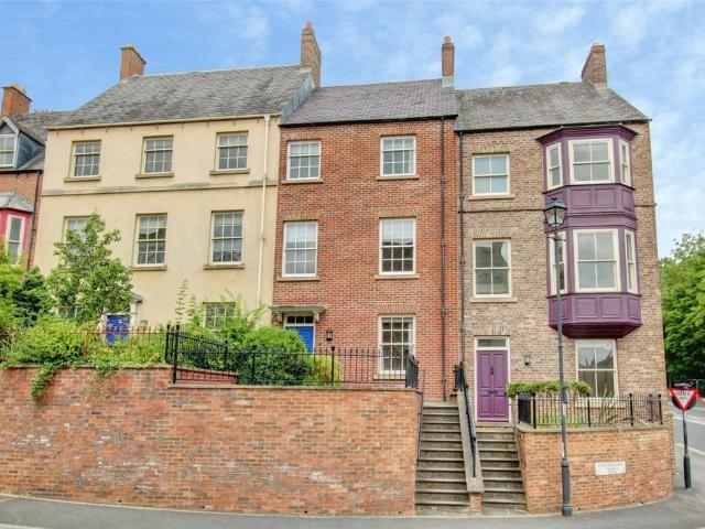 5 bedroom terraced house for sale