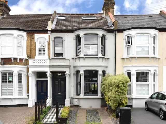 5 bedroom terraced house for sale
