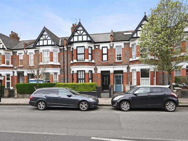 5 bedroom terraced house for sale