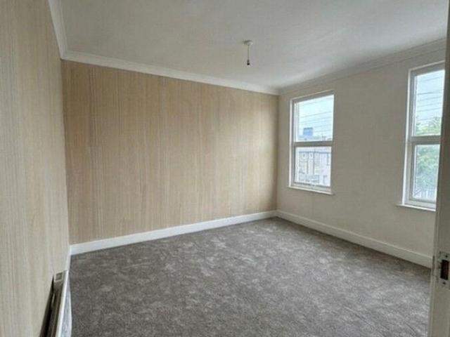 5 bedroom terraced house for sale