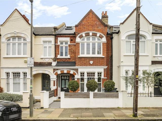 5 bedroom terraced house for sale
