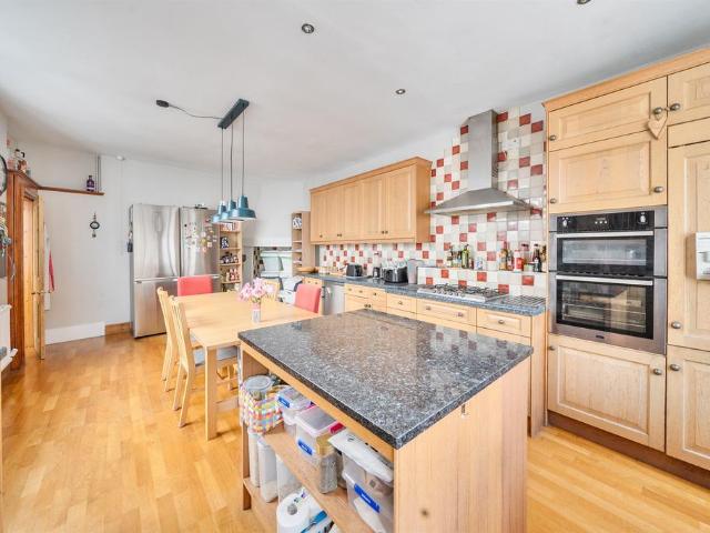 5 bedroom terraced house for sale