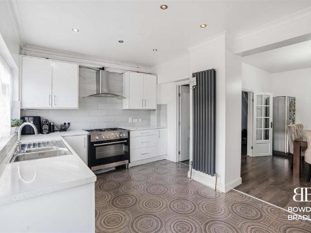 5 bedroom terraced house for sale