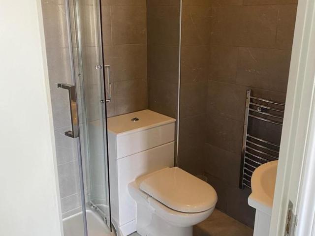 5 bedroom terraced house for sale