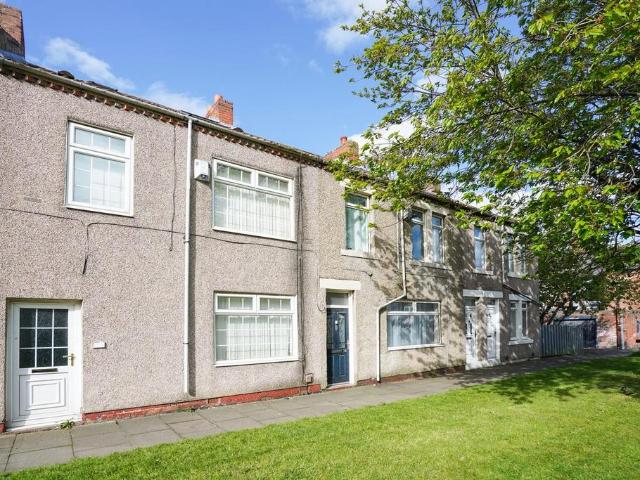 5 bedroom terraced house for sale