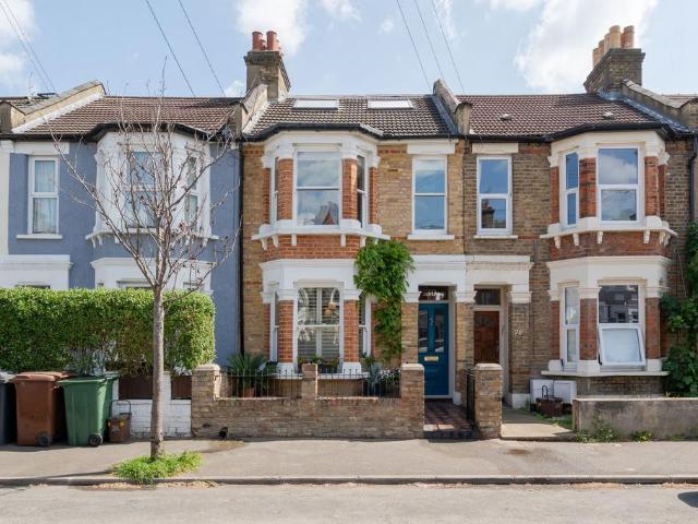 5 bedroom terraced house for sale