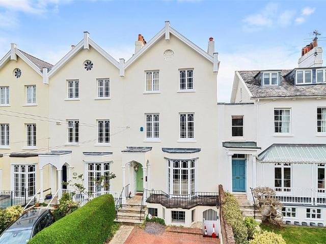 5 bedroom terraced house for sale
