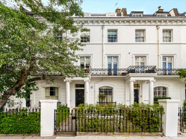 5 bedroom terraced house for sale
