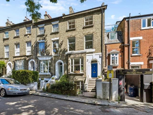 5 bedroom terraced house for sale