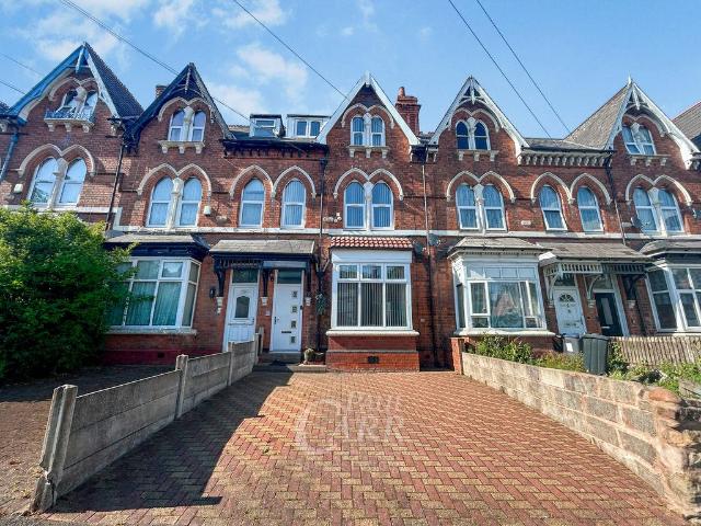 5 bedroom terraced house for sale