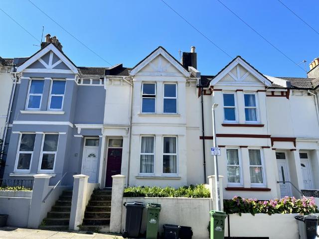 5 bedroom terraced house for sale