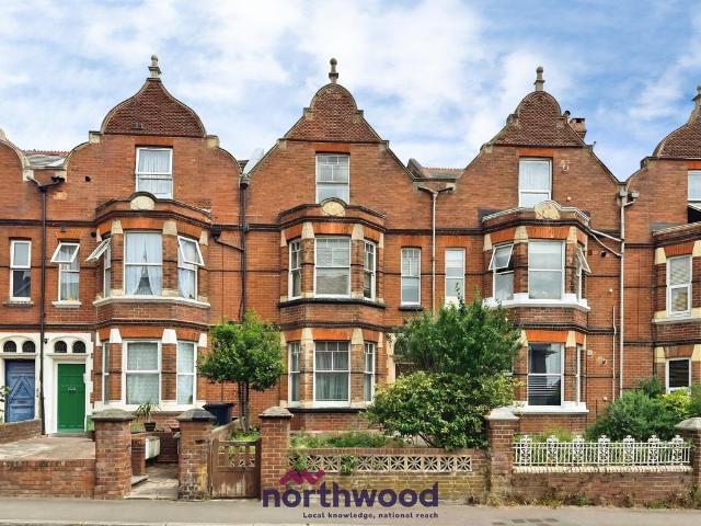 5 bedroom terraced house for sale