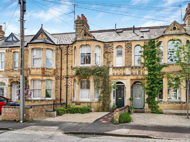 5 bedroom terraced house for sale