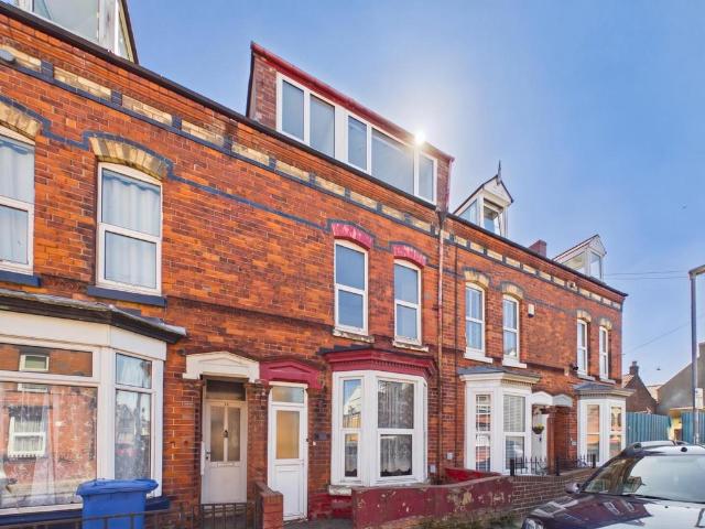 5 bedroom terraced house for sale