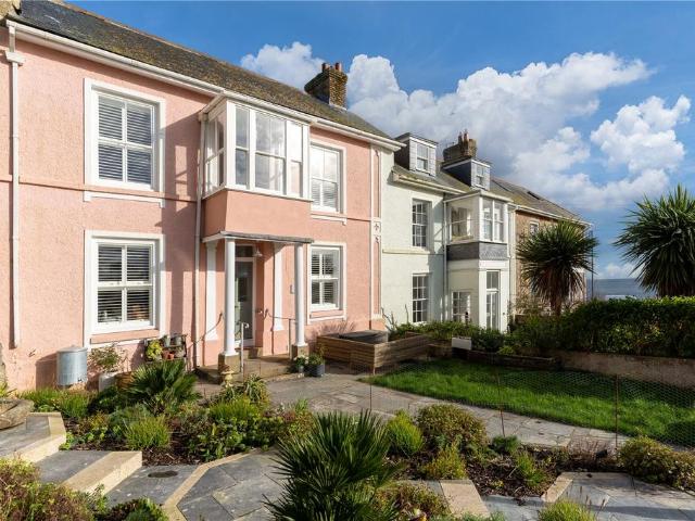 5 bedroom terraced house for sale