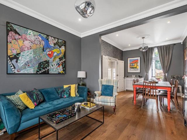 5 bedroom terraced house for sale