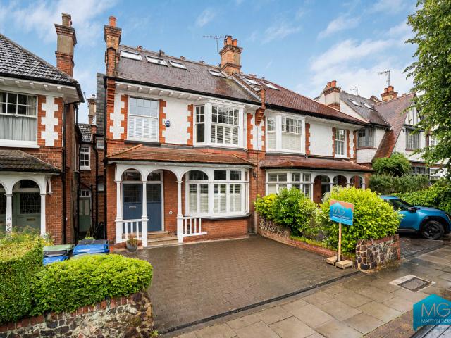 5 bedroom terraced house for sale