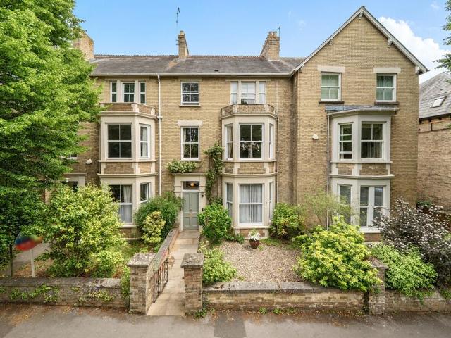 5 bedroom terraced house for sale